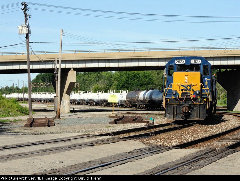CSX 2623 & 6099 power CSX C918 at W32nd St